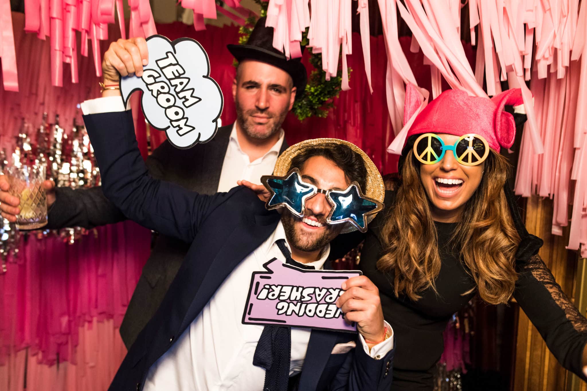 Vintage photo booth | Handmade photo booth - Megabooth