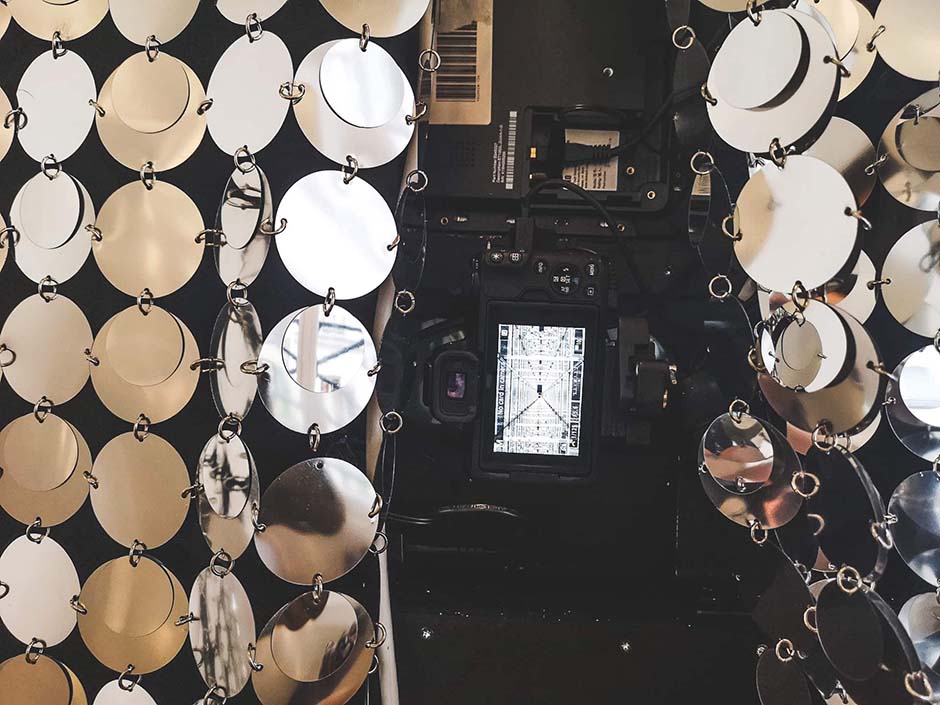 Paco Rabanne mirrored infinity Room - Megabooth